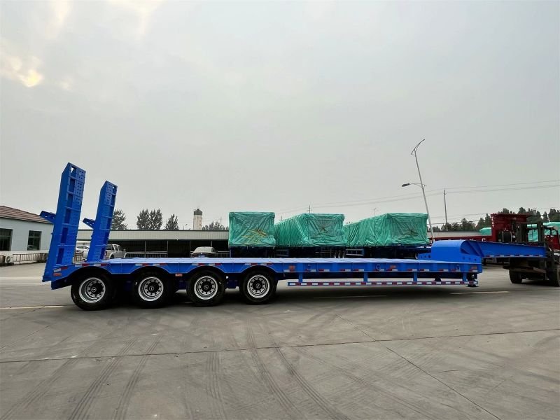 Lowbed Trailer Vs Flatbed Semi Trailer:Detailed Comparison